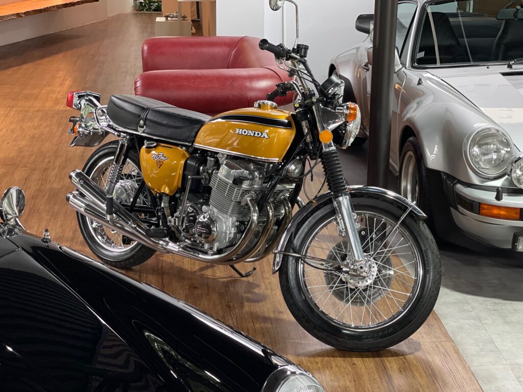 MOTO HONDA CB 750 FOUR - 1972 - L'ART